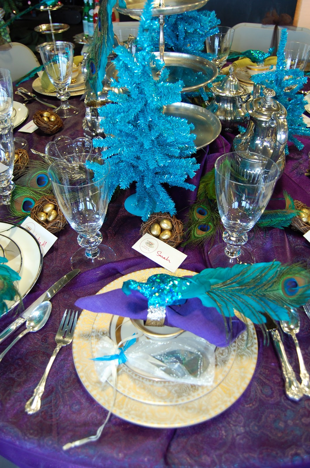 One Fabulous Mom: Christmas Tea- Peacock Theme!