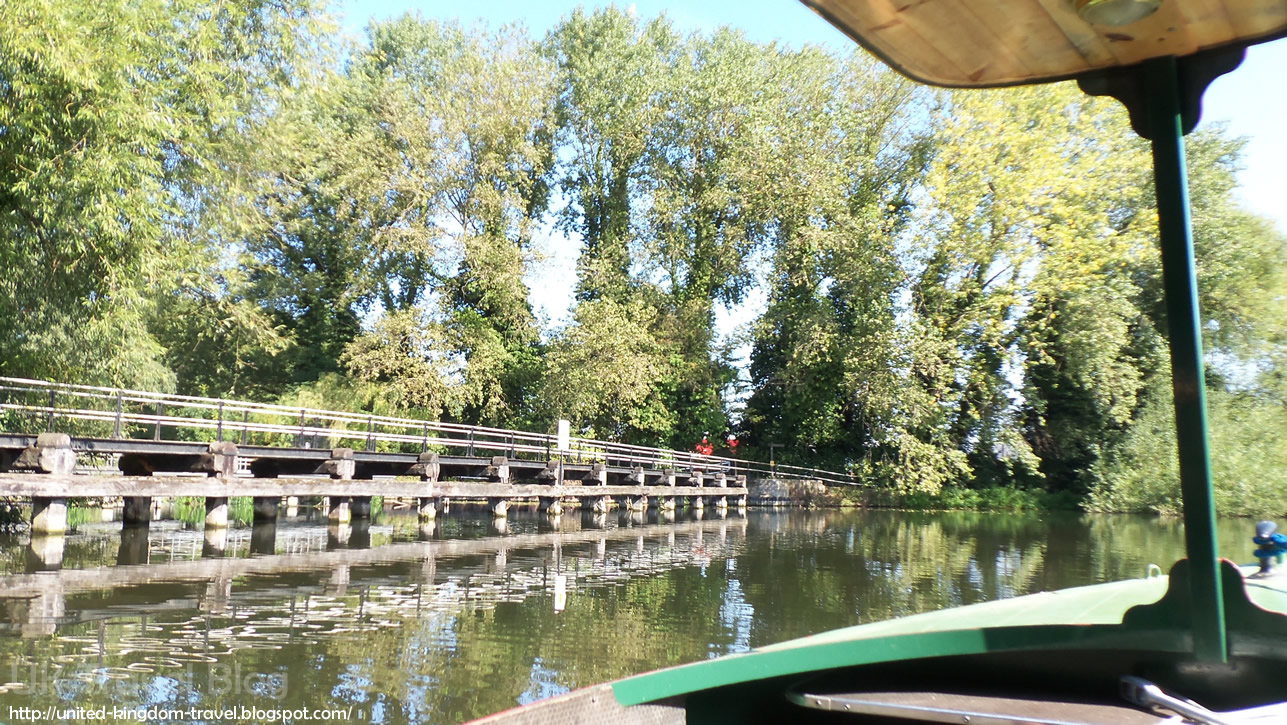 Day Picnic on a Boat | Lee Valley Country Park | Lee Valley Boat Centre ...