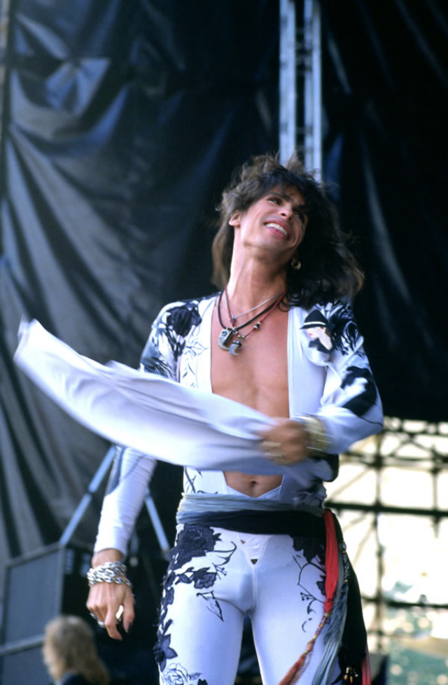 Amazing Photographs of Steven Tyler of Aerosmith on the Stage in the ...