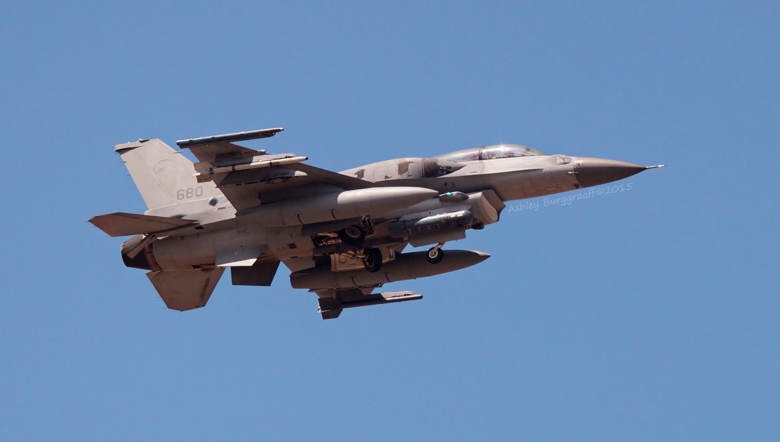 Air Queensland.blogspot: Republic of Singapore Air Force (RSAF) F-16D ...