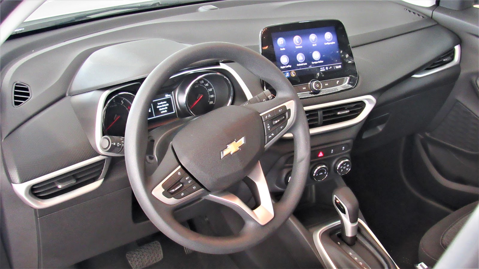 Detalhes do Chevrolet Tracker 2021 nas versões LT, LTZ e Premier