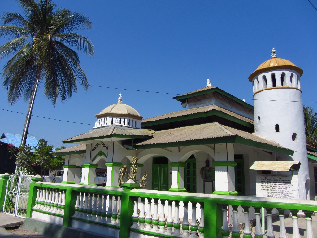 LET'S GO AROUND THE WORLD!!!: MASJID DI PULAU ROTE, SABU, DAN SUMBA