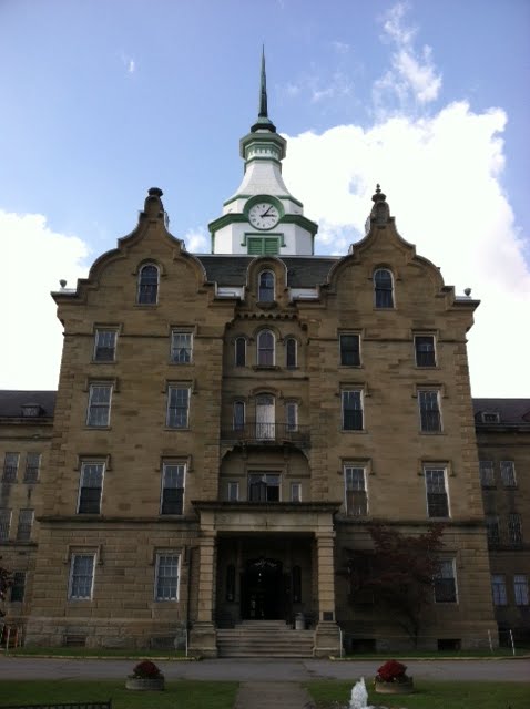 Asylum History: Architecture: The Kirkbride Plan