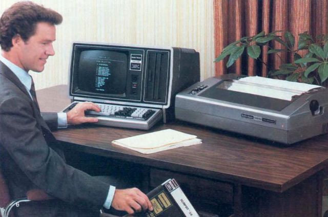 Interesting Vintage Photos of Men With Computers at Workplaces in the ...