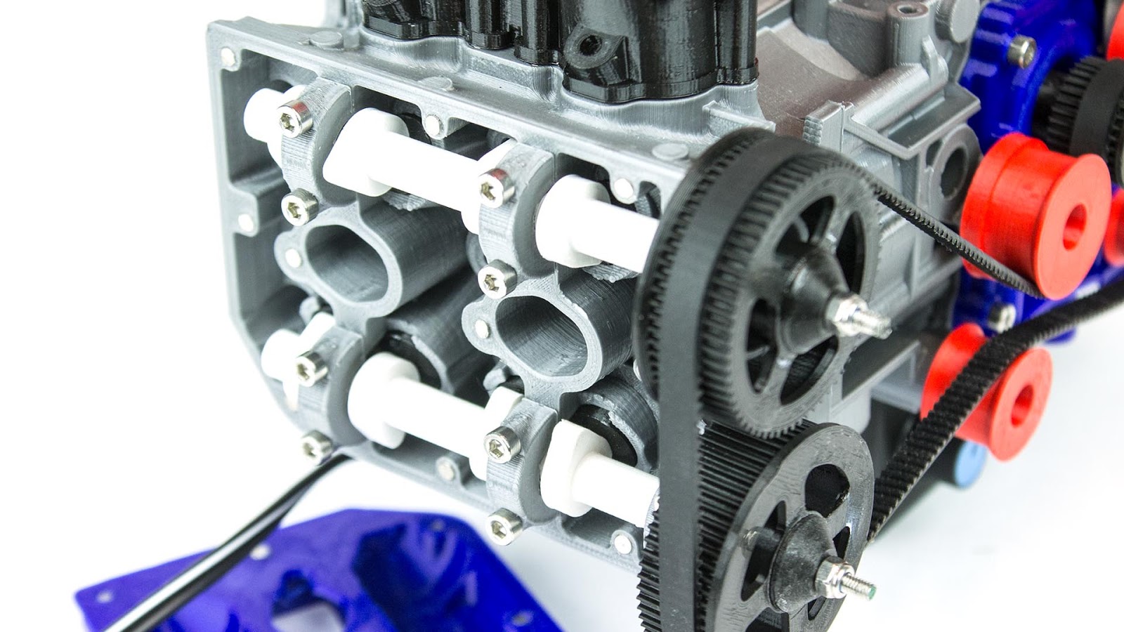 MOTORI AUTOMOBILISTICI SUBARU E CHEVY 8V STAMPATI IN 3D CON SEMPLICE PLA