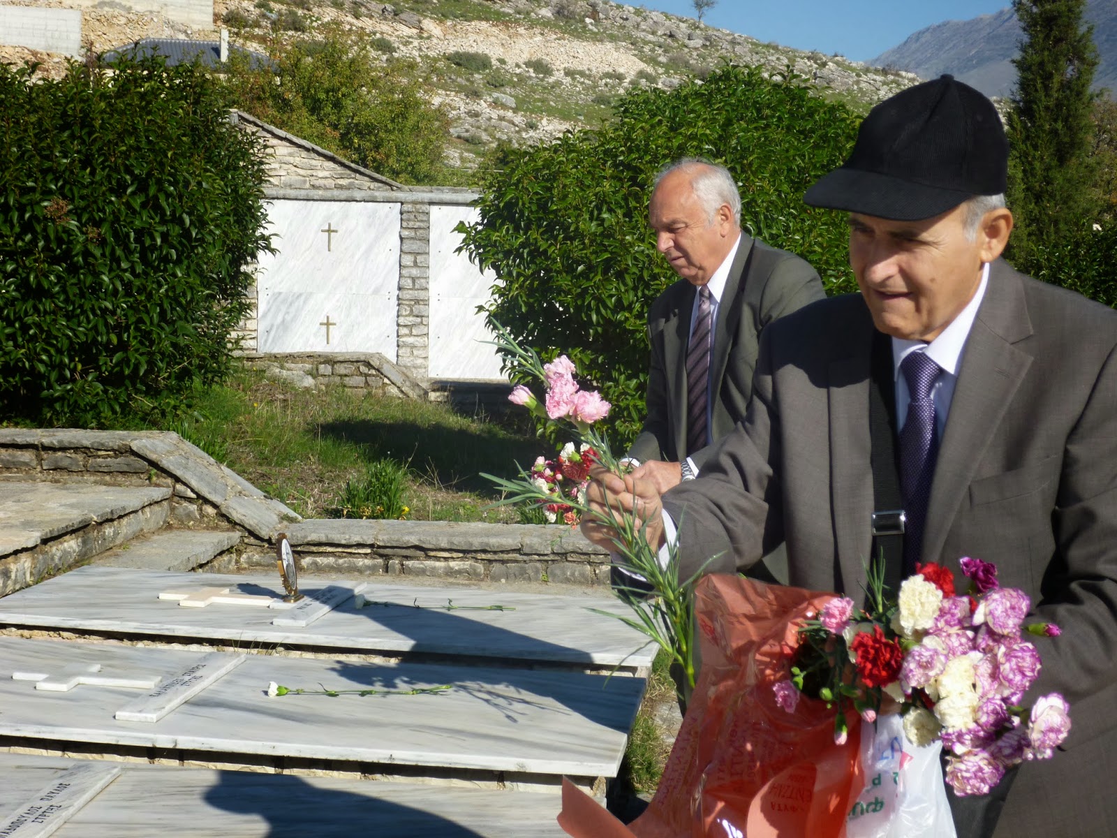 Αιώνια Ελληνική Πίστη: ΕΝΑ ΕΥΛΑΒΙΚΟ ΠΡΟΣΚΥΝΗΜΑ ΣΤΟΥΣ ΤΟΠΟΥΣ ΠΟΥ ...