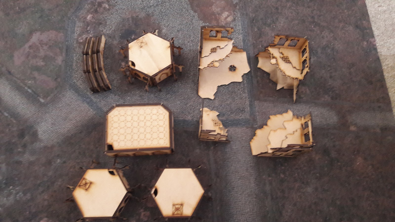 30Kplus40K: MDF Terrain! TTCombat Buildings - Mini-review