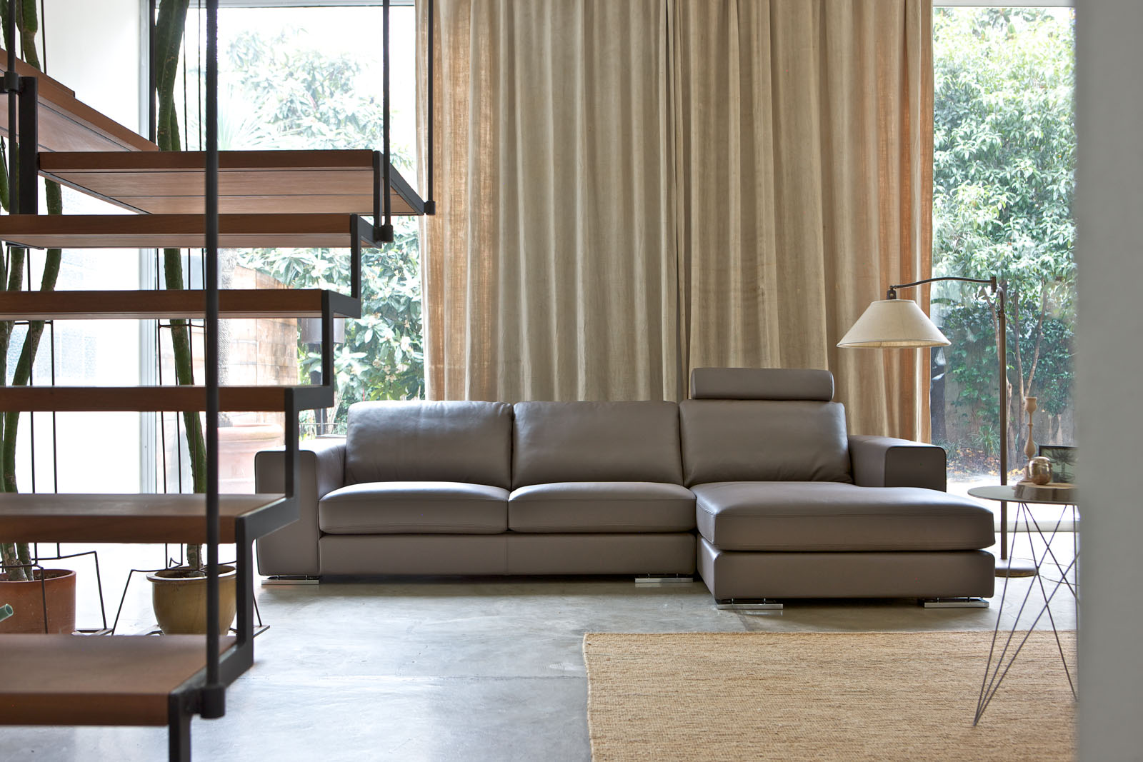 Divani e divani letto Su Misura: divani su misura in pelle - Tino Mariani