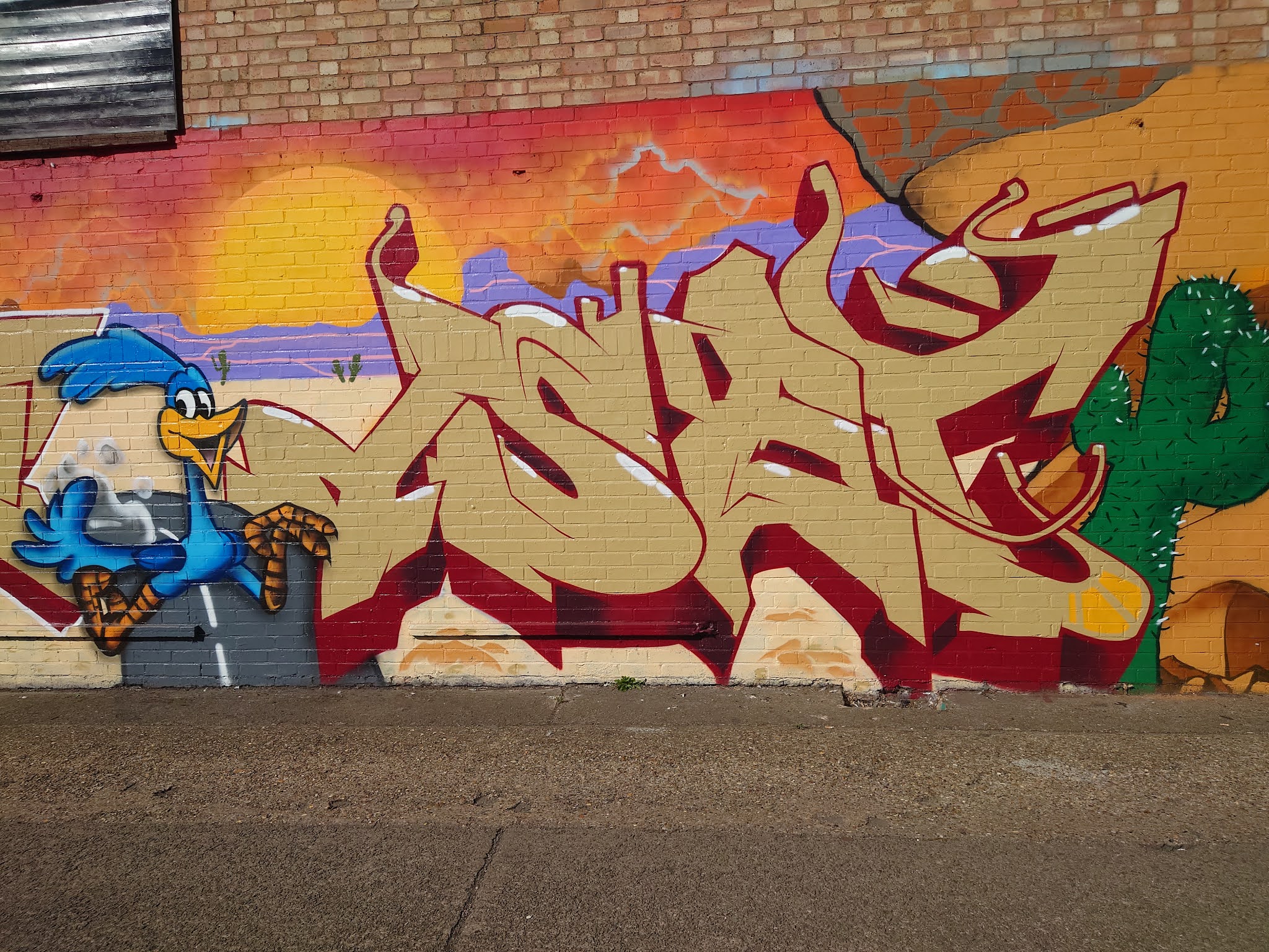 Techni Tou Dromou Art of the Road: roadrunner street art mural Frog ...