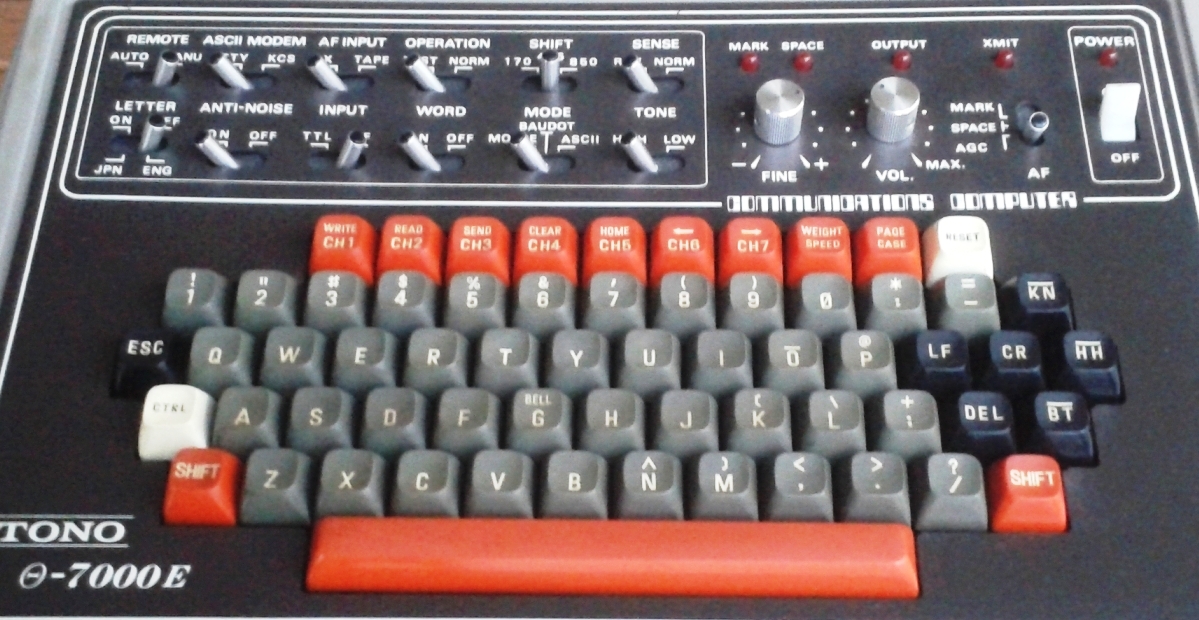 Retro Ordenadores Orty: Terminal de comunicaciones Drake Tono Theta 7000E (1975)