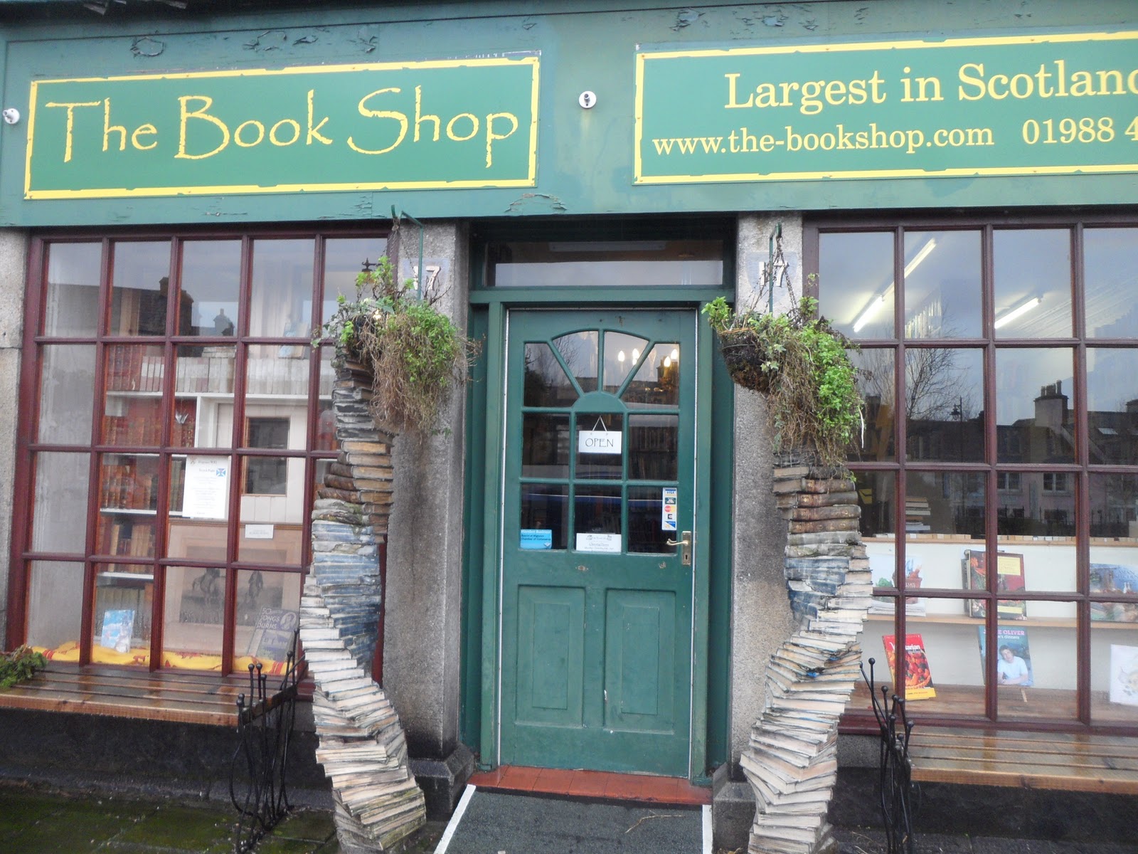 My RITE TO READ: Scotland's National Book Town blooms in the Spring
