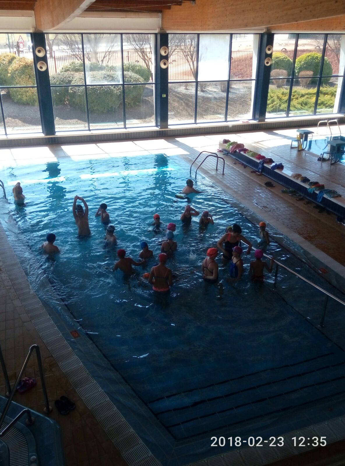 La Educación Fisica de Ana: ¡NOS VAMOS A LA PISCINA!