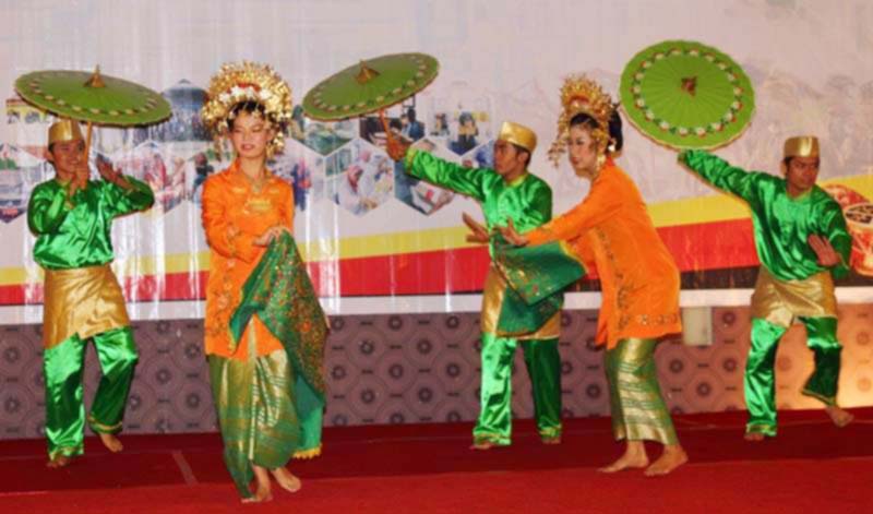 Tarian di Kepulauan Sumatera - ALbantani