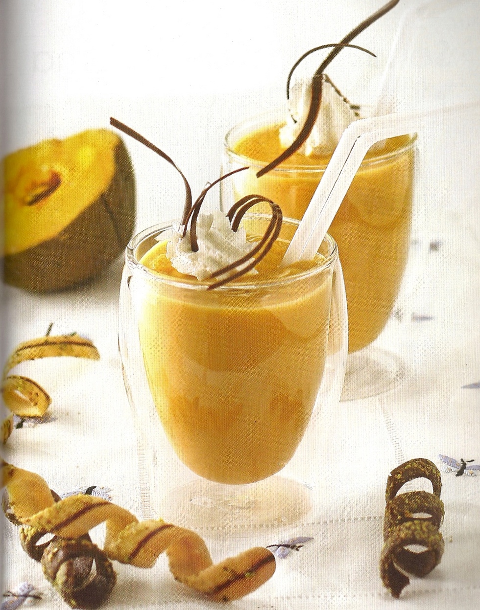 Como hacer milkshake de lúcuma ~ Solountip.com