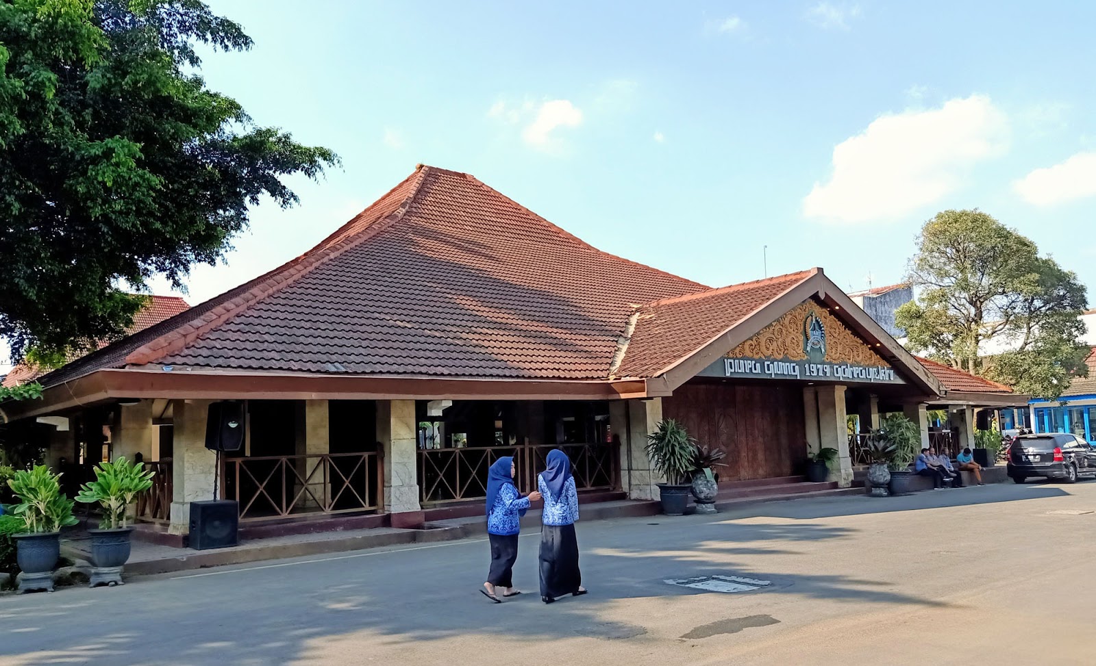 Pendapa Kabupaten Malang Jadi Bangunan Cagar Budaya - Batikimono