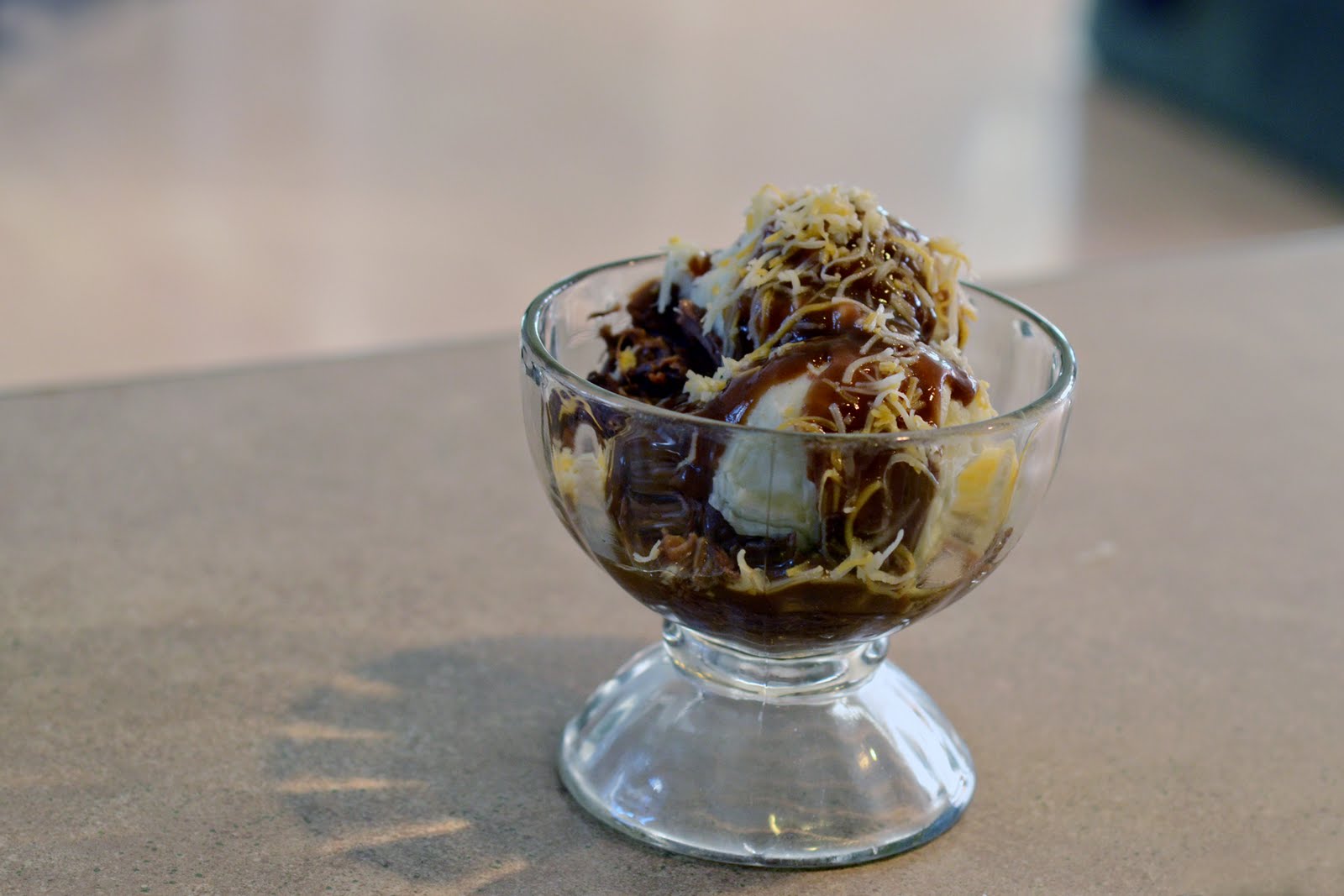 Cohesive Pieces: Hot Beef Sundaes