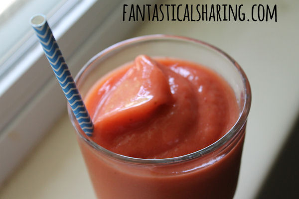 Fantastical Sharing of Recipes: Drinks Week: Red Smoothie