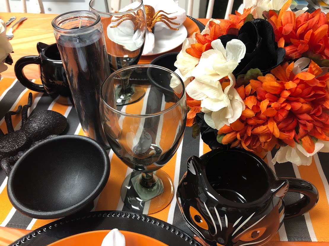 DIY Party Mom: Hocus Pocus Dinner Tablescape