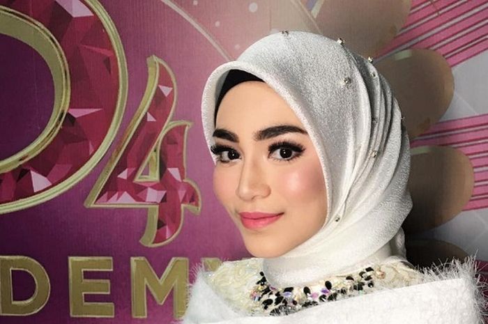 Biodata Penuh Uyaina Arshad Yang Semakin Popular - Biodata Penuh