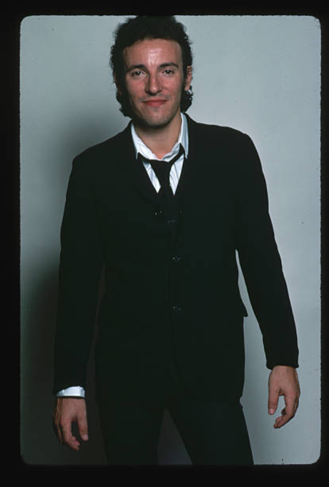 30 Studio Portraits of Bruce Springsteen Taken by Lynn Goldsmith in ...