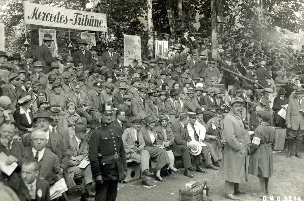 The Automobile and American Life: A Brief History of the Solitude Ring ...