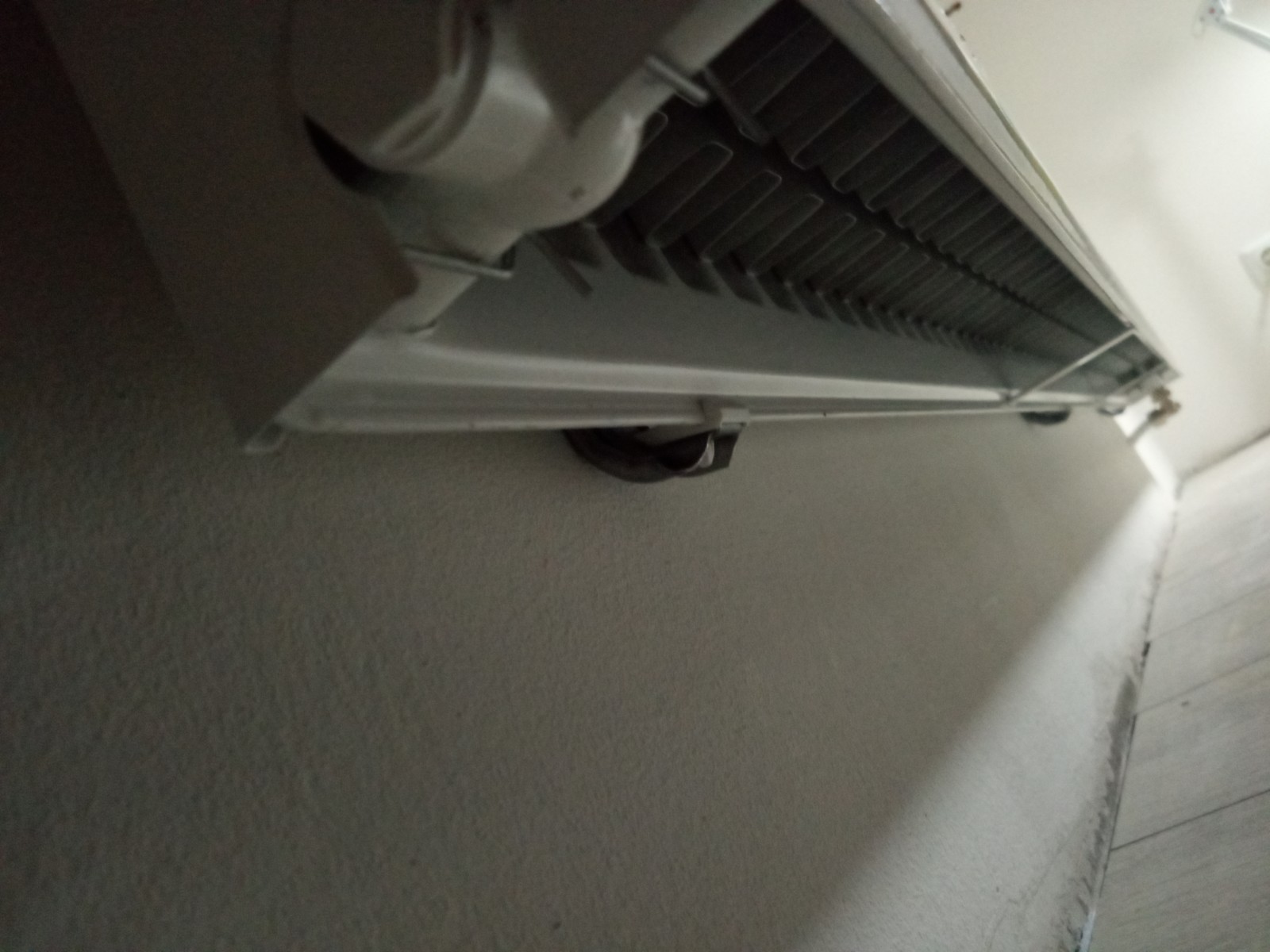 Prerabka a stavba domu svojpomocne: Montáž a pripojenie radiátora