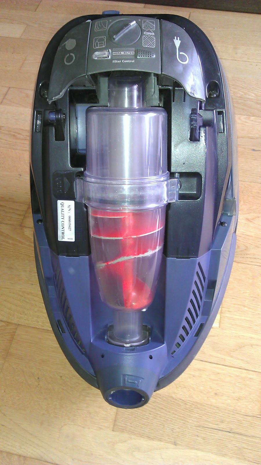 imahginable: Casi se quema la aspiradora. Cómo desmontar una Rowenta ...