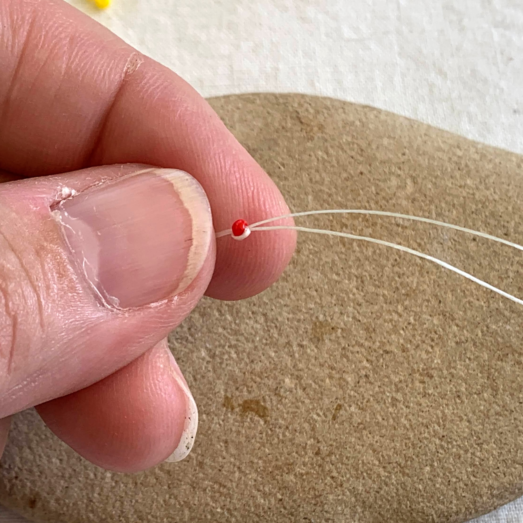 Lisa Yang Jewelry : Beaded Daisy String Tutorial