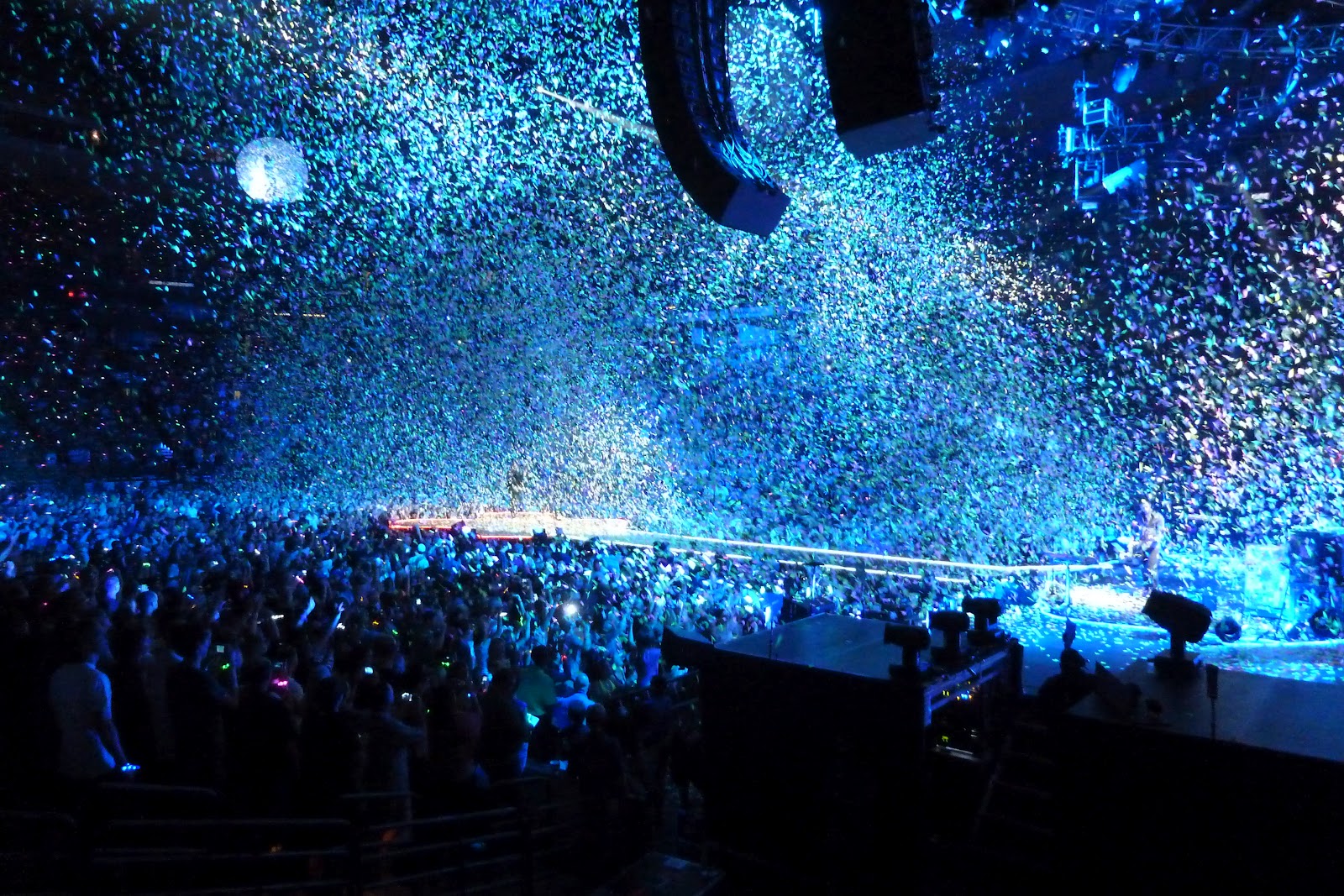 Music Blog, Live Reports, Playlists & more...: Coldplay @ Boston TD ...