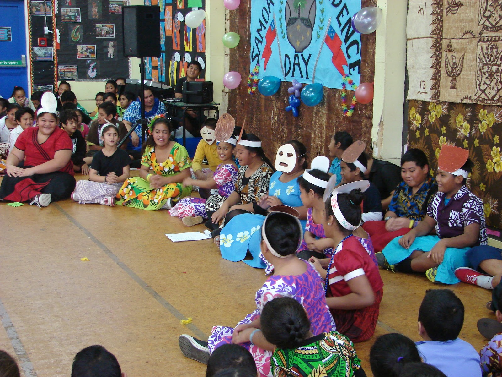 Teine ma Tama Samoa: Tutoatasi o Samoa