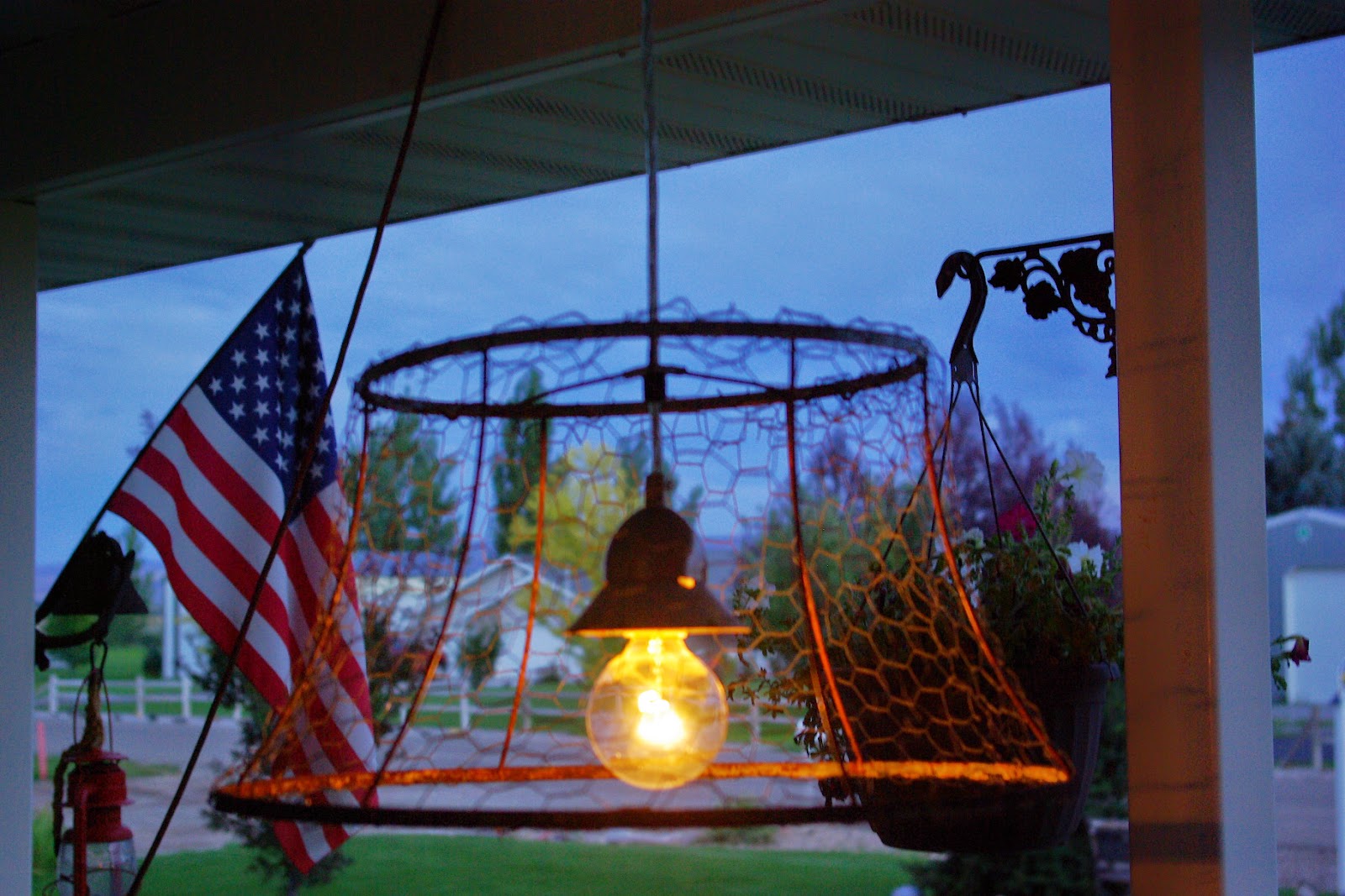 Reclaimed Rustics: Chicken Wire Light Fixture