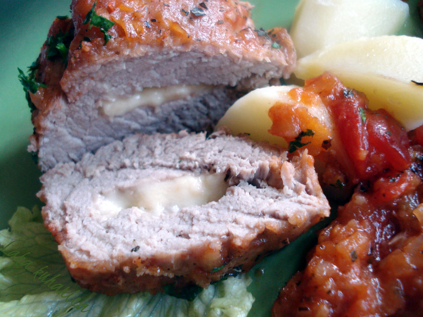 Džepići sa sirom u crvenom umaku ☆ Meat “pockets” with cheese in red ...