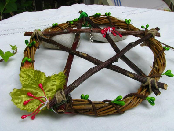 rabotilnica na harmonijata: Pentacle Pentagram, Mabon pentagram decor ...