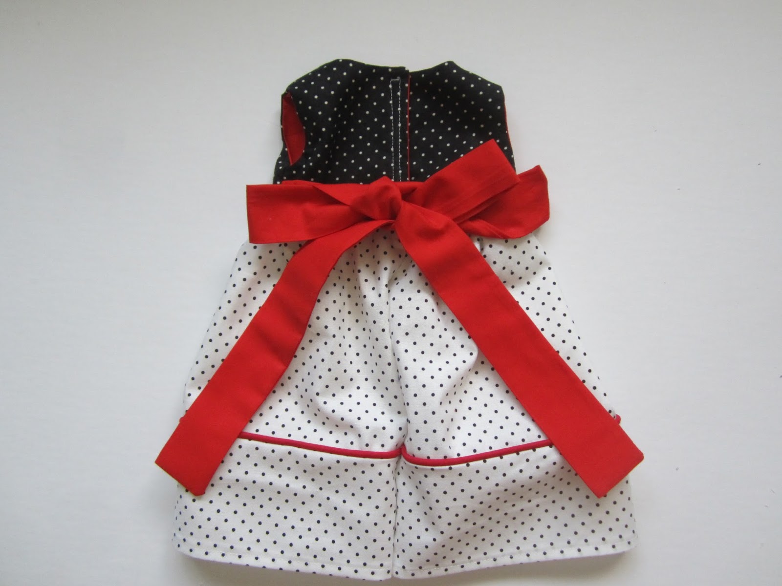 Sweet Magnolia Way: A Minnie Mouse Inspired ~ Free American Girl Dress ...