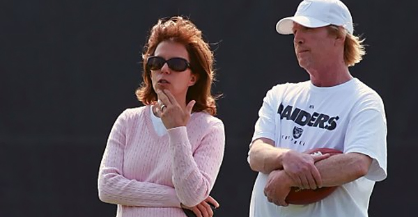 Left Nut Sports: October 2011