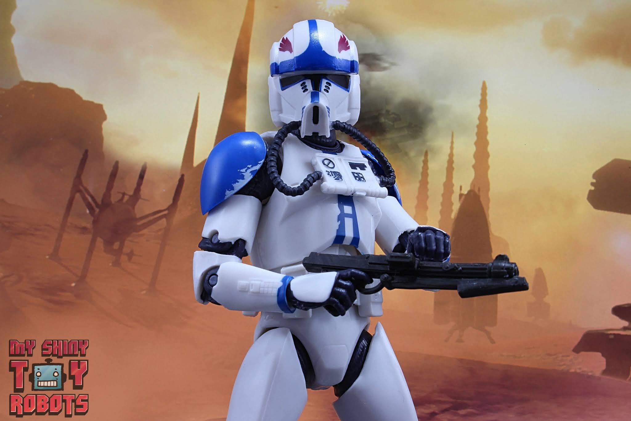 My Shiny Toy Robots: Toybox REVIEW: Star Wars Black Series Clone Pilot Hawk