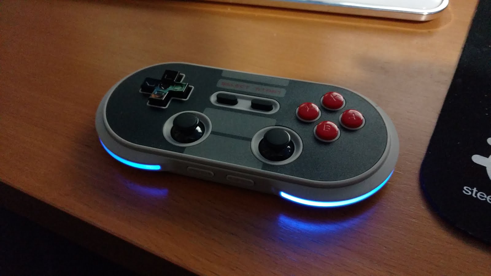 Amphibian Abstracts: Review of Xgaming's NES-style Wireless Gamepad