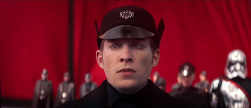 Revelada la historia del General Hux y explicada su rivalidad con Kylo ...