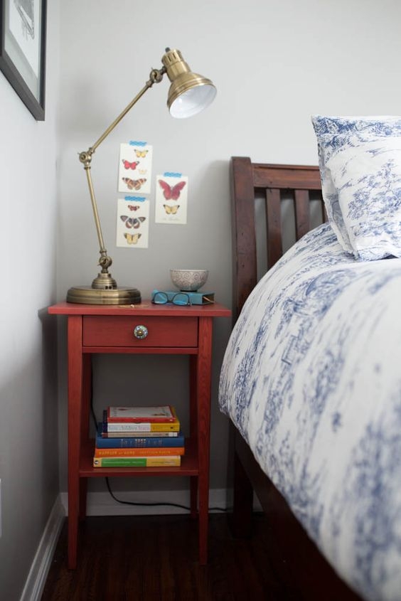 60 Simple Farmhouse Nightstand Design Ideas For Your Bedroom | ARA HOME