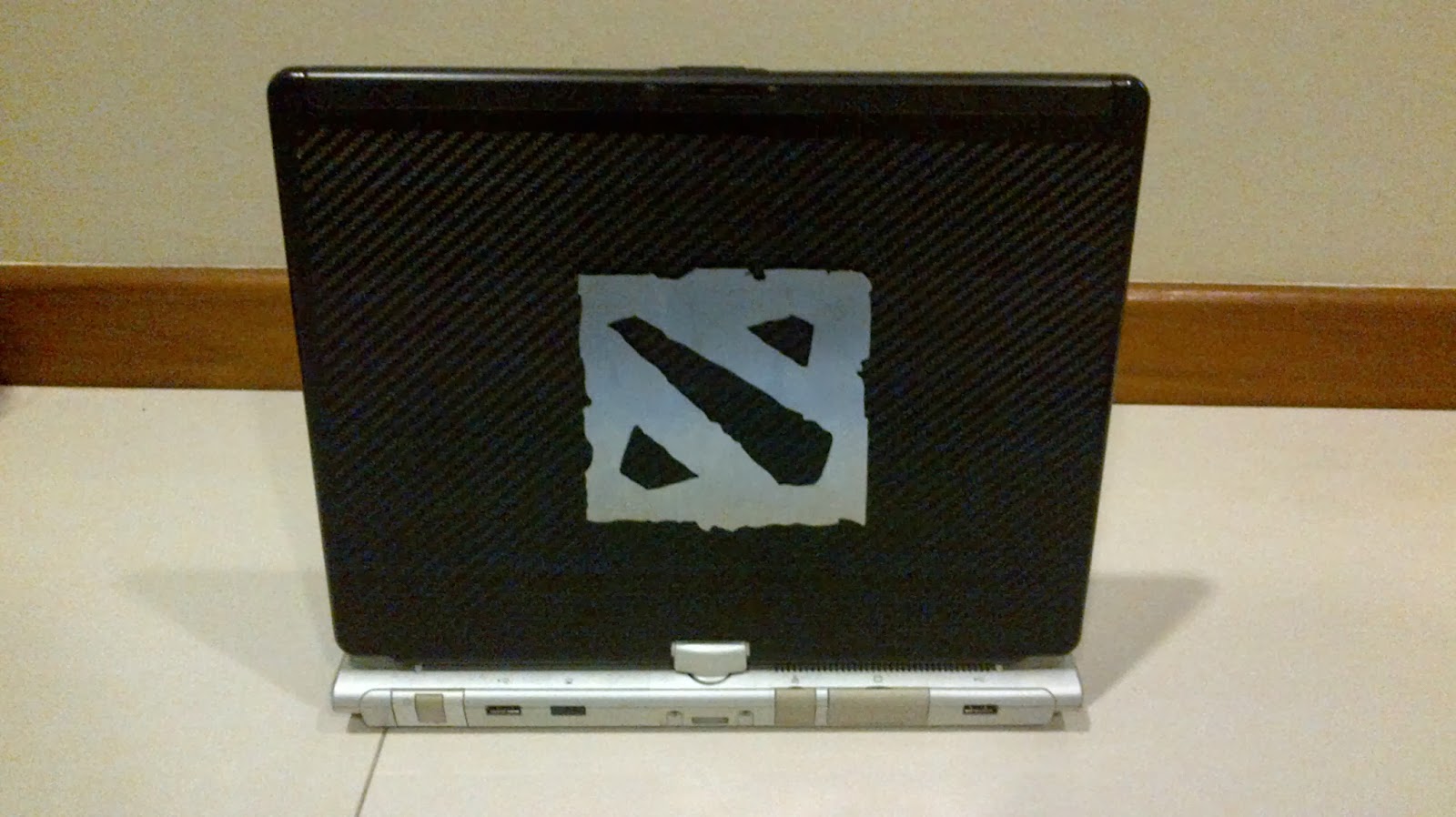 Customize KICK ASS skins for your laptop!