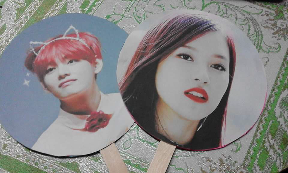 FYFANGIRLING: Easy DIY Kpop Merchandise