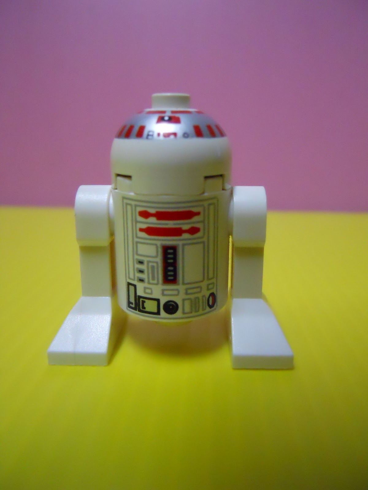 Dexters Diecasts (DexDC): LEGO Star Wars Minifigure ~ R5-D4 Droid