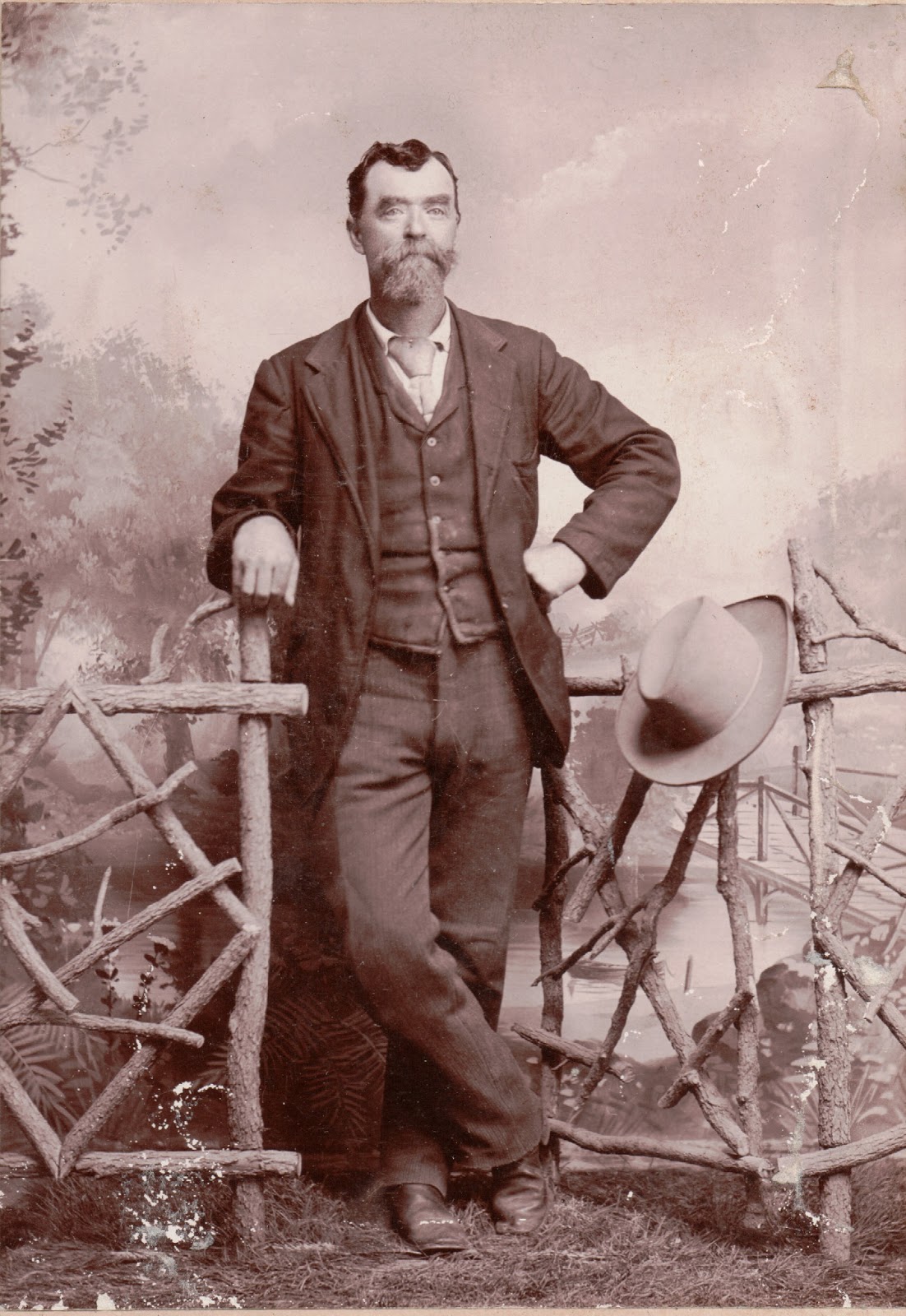 A DISCOVERY OF THE PAST: JOURNEYS INTO FAMILY HISTORY RESEARCH AND ...