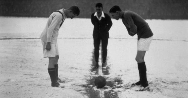 História em Imagens: Futebol no Gelo