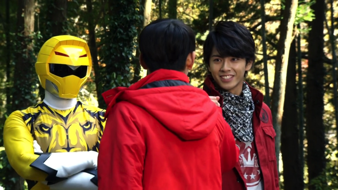 My Shiny Toy Robots: Series REVIEW: Power Rangers Dino Force Brave