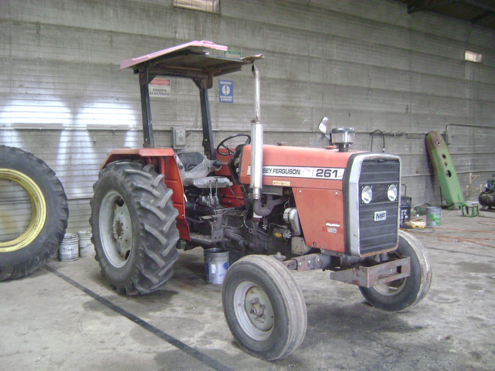 MAQUINARIA AGRICOLA INDUSTRIAL: Tractor Massey Ferguson 261 53HP 1994 ...