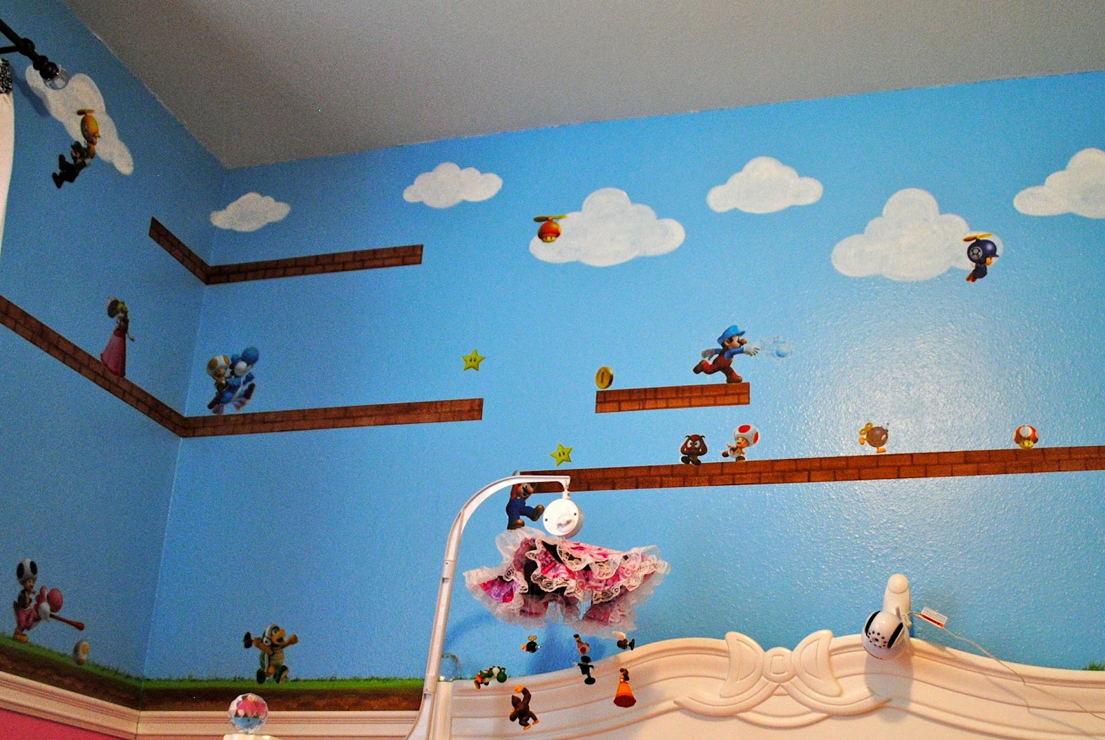 Super Mario Princess Peach Nursery: Bedroom Walls