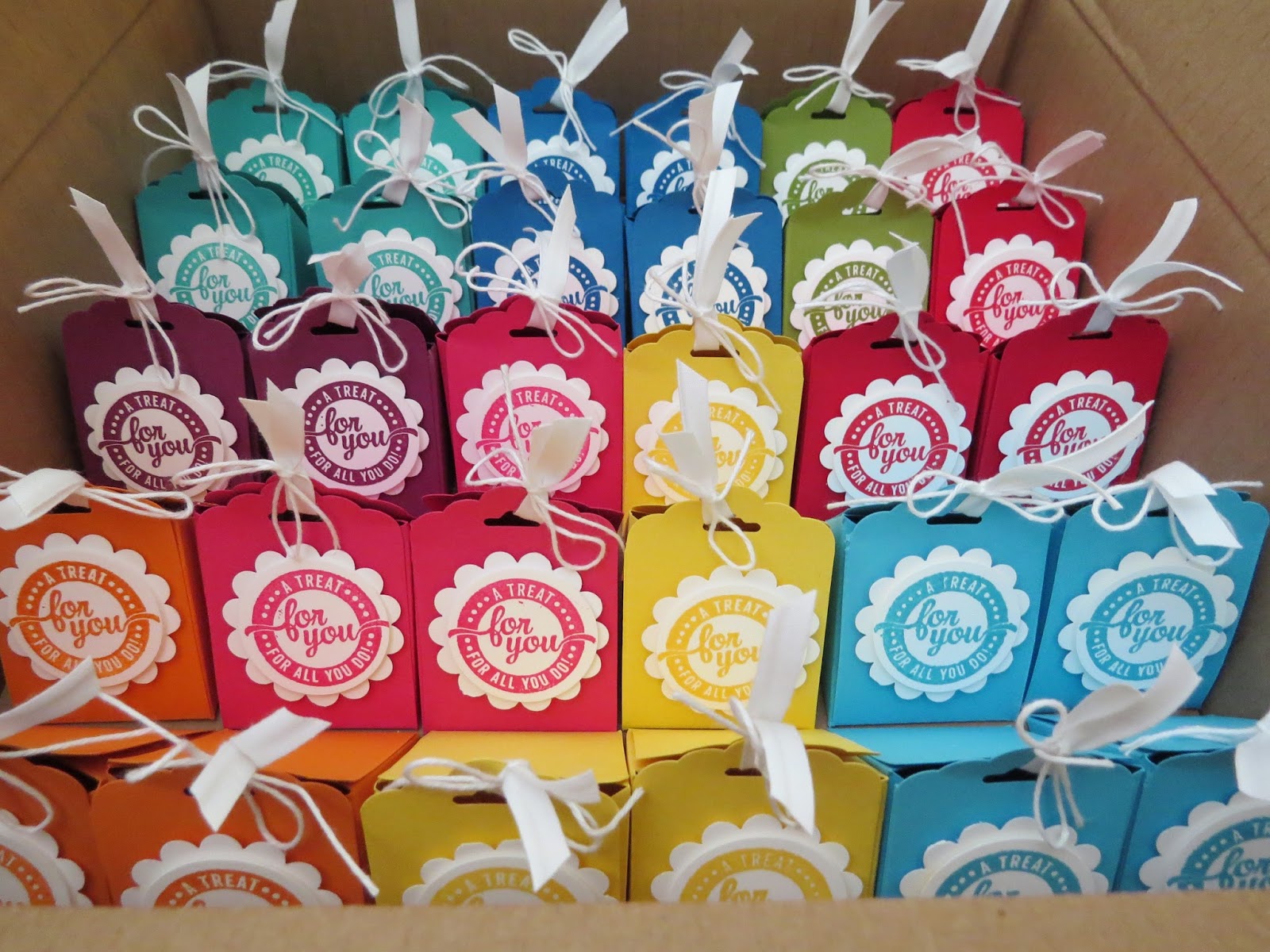 Stampingwithamore: Stampin'Up Triangle Treat Box