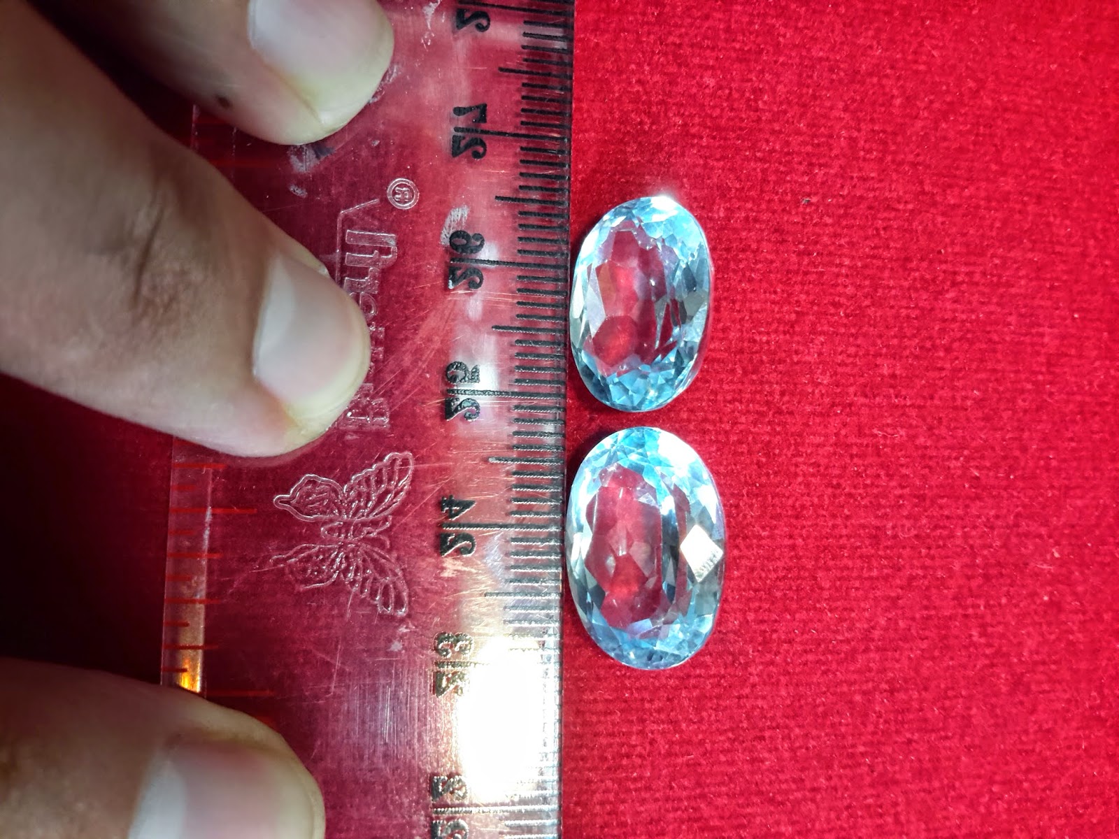 BATU PERMATA BLUE TOPAS Batu Permata Kalimantan