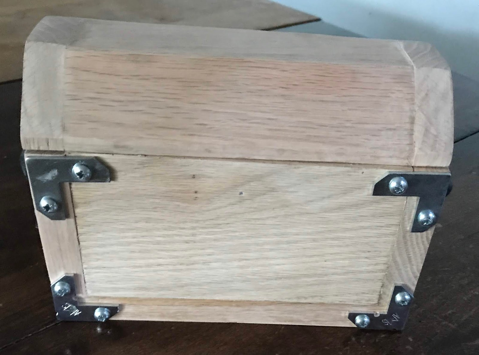 T.D. Smith: How to Build a Simple Treasure Chest